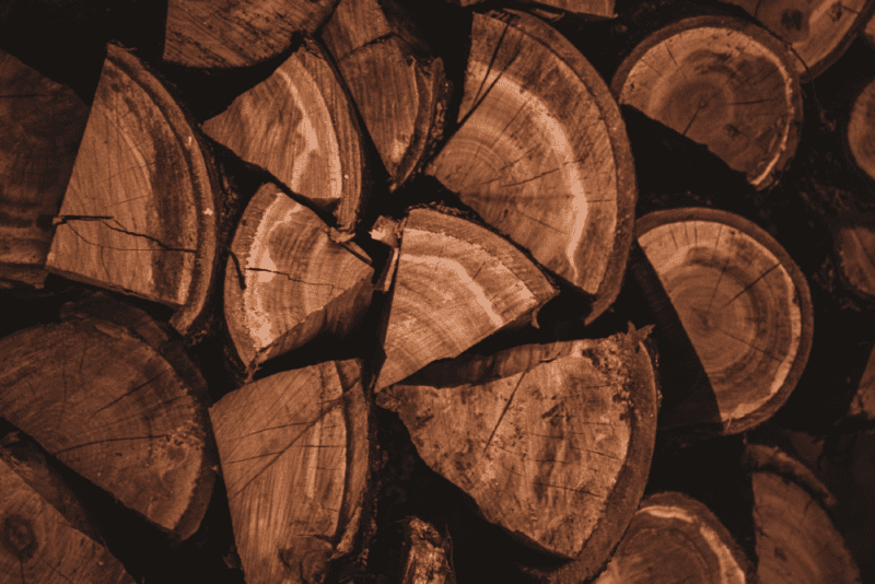 What Is Seasoned Wood? | Deeke's Seasoned Firewood